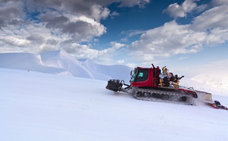 The Best Snowcat Skiing In Montana - Discovering Montana